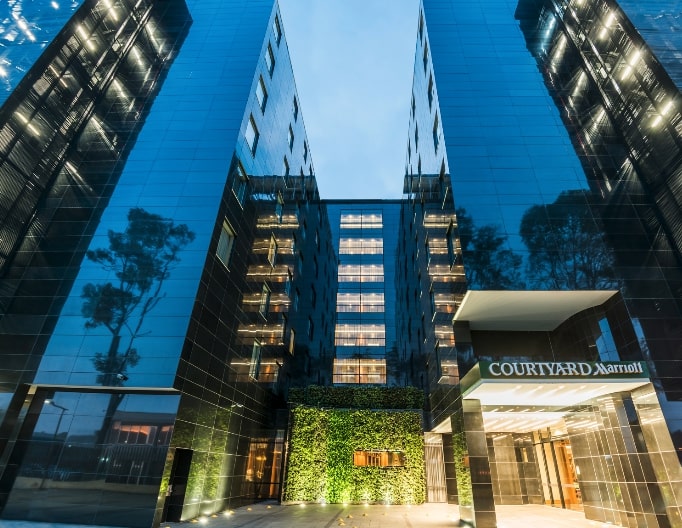 ¡Haz que el Día de la Madre sea inolvidable con Courtyard by Marriott ...